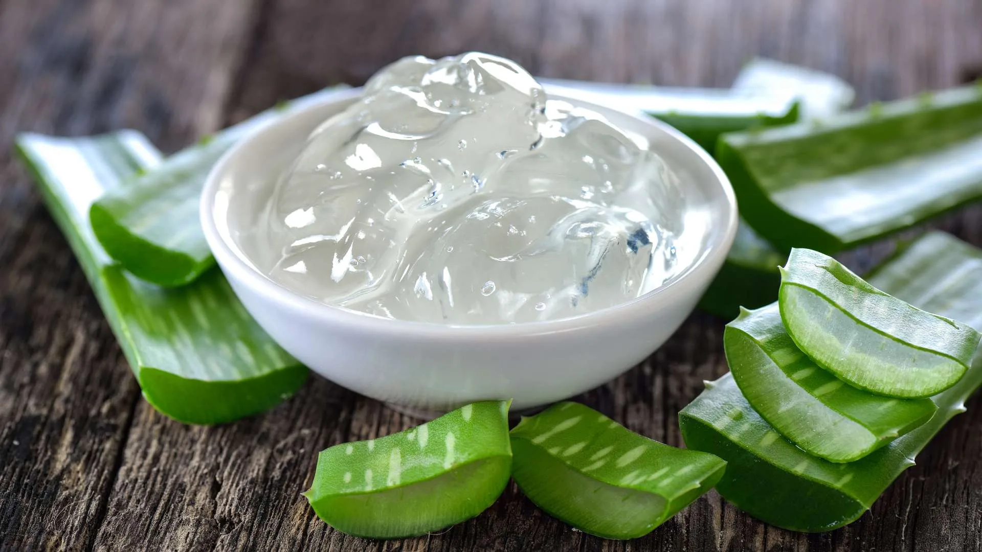 Sunburn Massage Treatment in Bali - Skin Repair with Soft Aloe Vera
